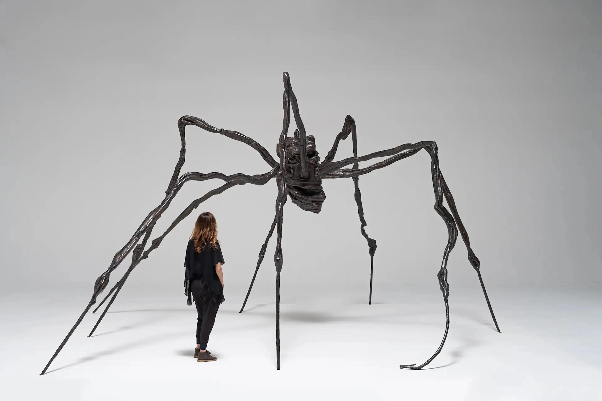 Gigantic sculpture ‘Spider’ by Louise Bourgeois expected to fetch $40 ...
