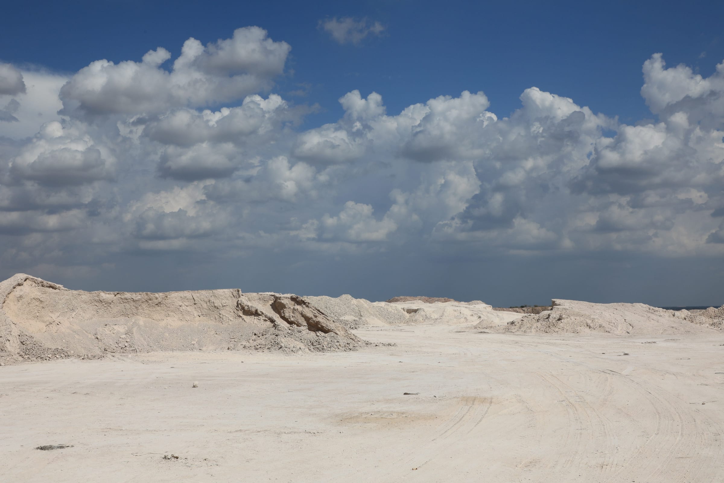 Illusion of Merged Spaces in Atul Bhalla’s Works - Abirpothi